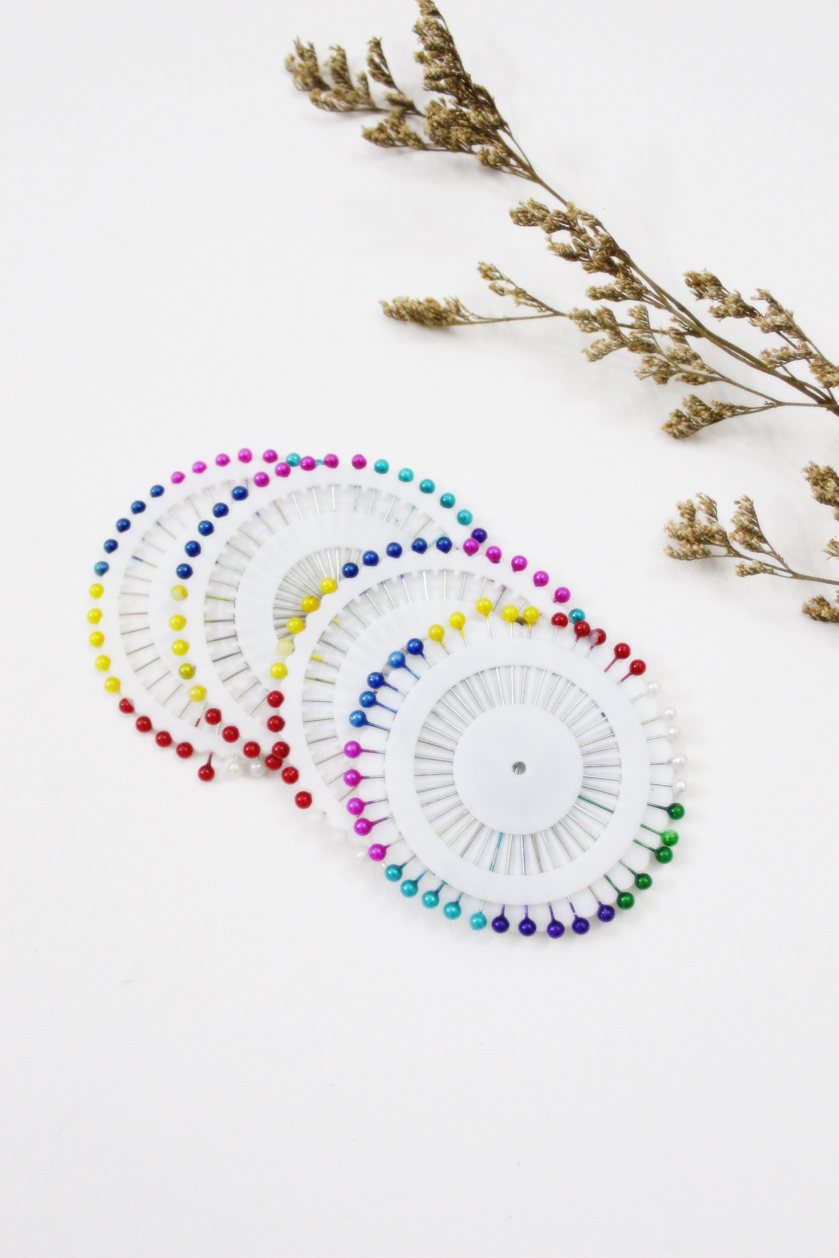 SIMPLE PINS WHEEL – HijabBee.pk
